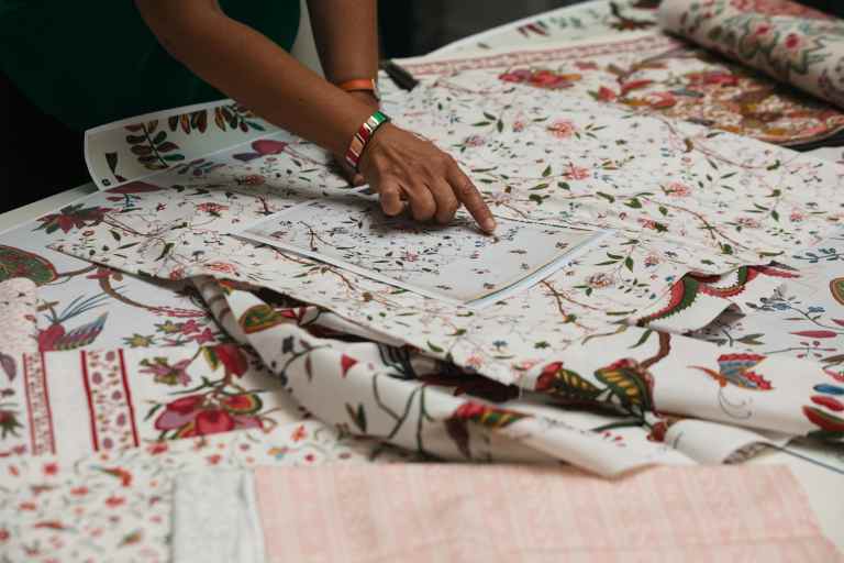 The Art of Walls: A History of Wallpaper and Its Contemporary Masters ...